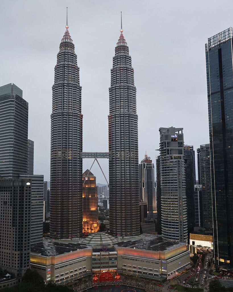 César Pelli - Architecture Adventures